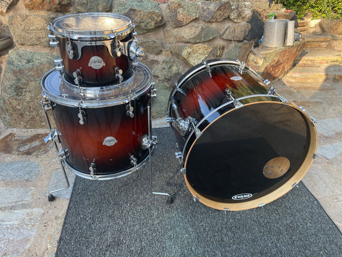 PDP Platinum Maple 3pc Drum Set kit 22x18,10x8,16x14 - Fair – Blakes ...